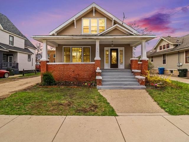 1698 Sanford St, Muskegon, MI 49441