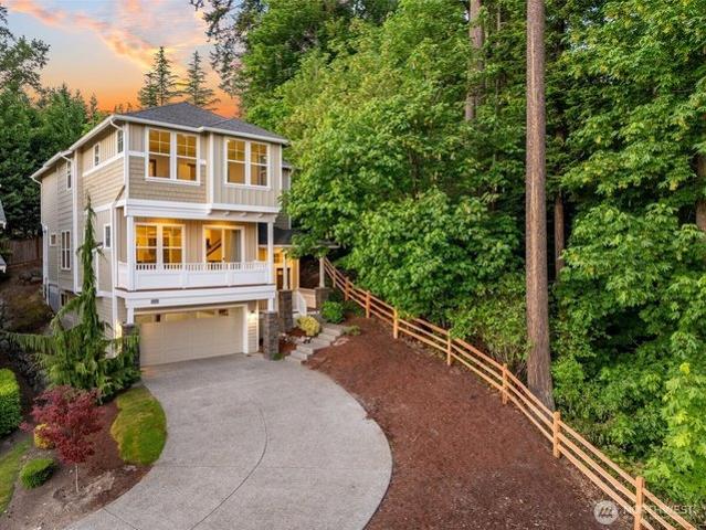 16990 NE 84th Ct, Redmond, WA 98052