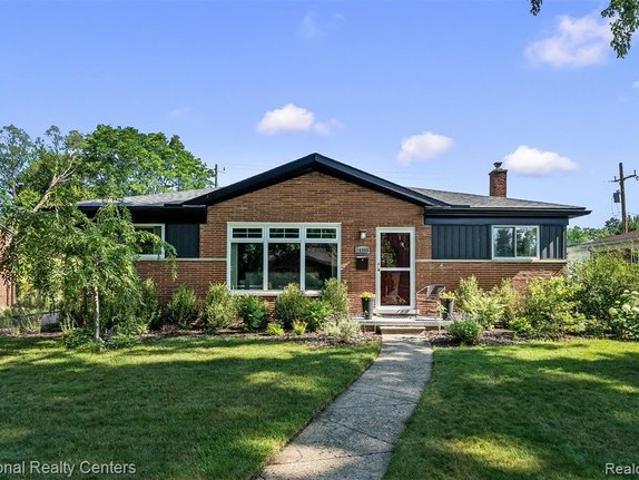 16996 Elizabeth St, Beverly Hills, MI 48025