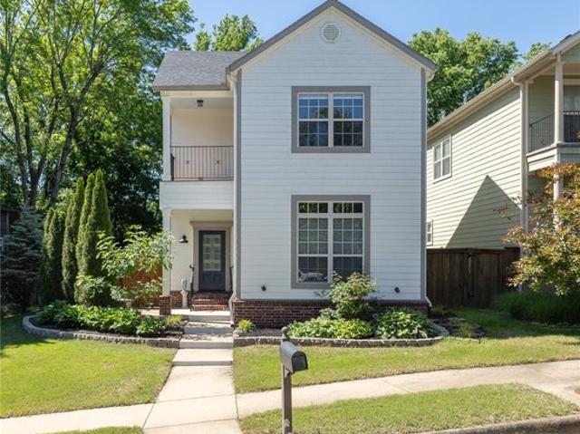 1699 E Amber Dr, Fayetteville, AR 72703