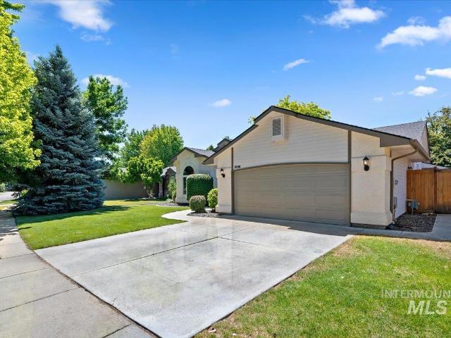 1699 E Laurelwood Dr