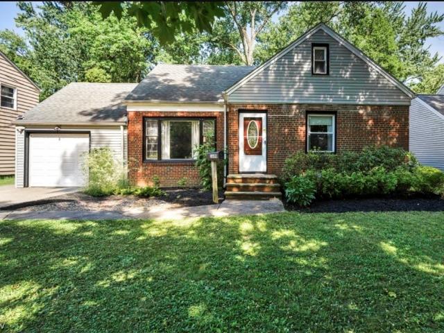 1699 Lyndhurst