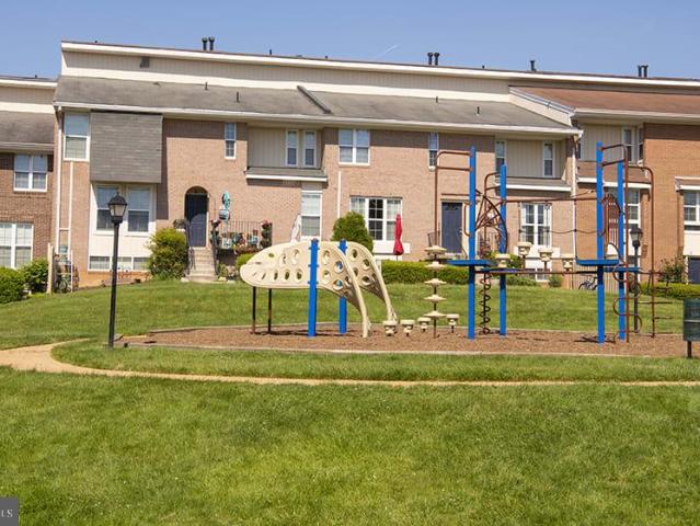 1699 Yale Pl, Unit 3B405, Rockville, MD 20850 | MLS #MDMC2228 | Compass