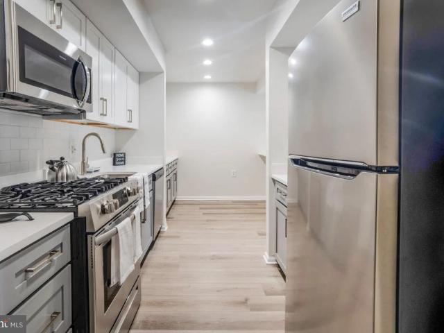 1699 Yale Place # 3B 1693