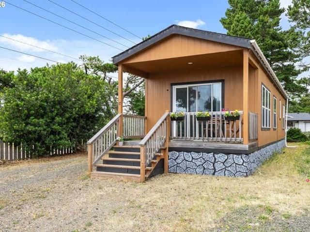 1699 27th St Spc 17, Florence, OR 97439
