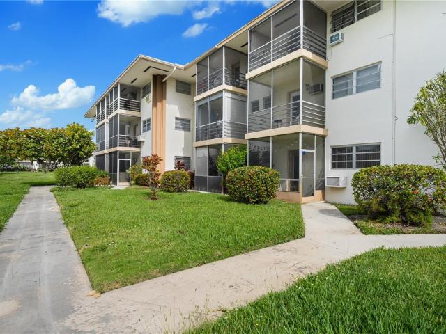 16900 NE 14th Ave, Unit 109, Miami, FL 33162 | MLS #A12000