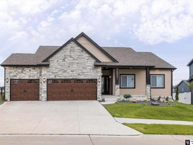 16901 Vernon Ave, Omaha, NE 68116