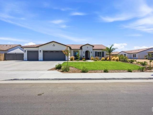 16907 Mairs Dr, Bakersfield, CA 93314