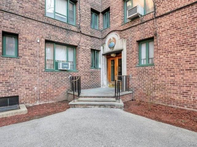 1690 Metropolitan Ave Apt 1E, Bronx, NY 10462