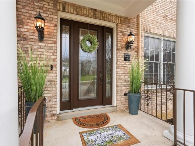 1690 Shelburne Ln, Pittsburgh, PA 15217 | MLS #1746