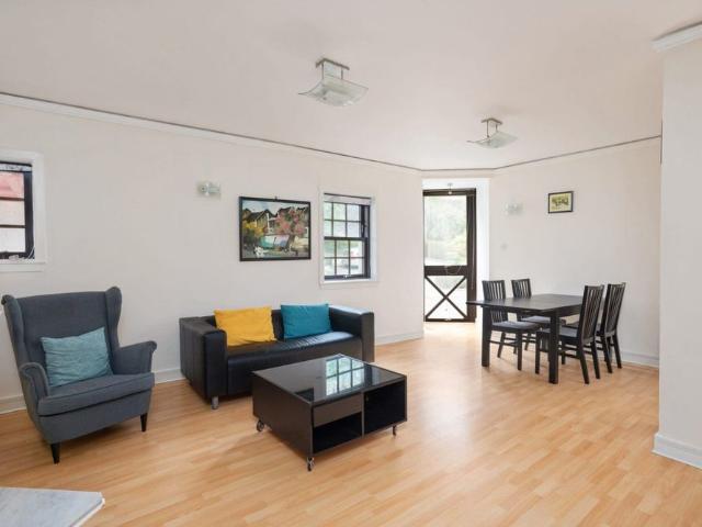 1690L Hawthornbank Lane, Edinburgh, EH4 3BH