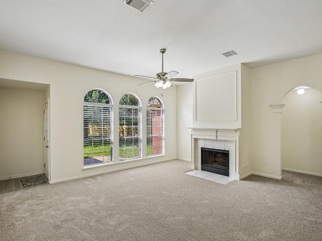 16911 Bouldgreen