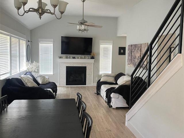 16915 Ardisia Dr
