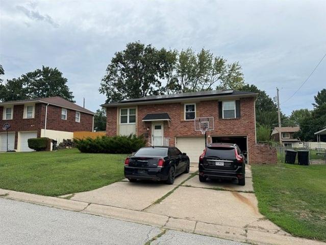 16916 E Hart Ave, Independence, MO 64055