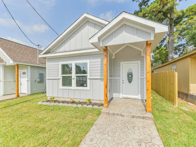 16918 W Forrestal