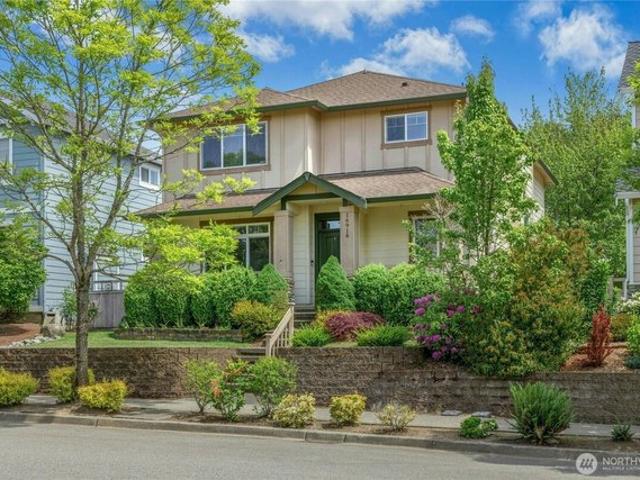 16918 Woodside Dr SE, Renton, WA 98058