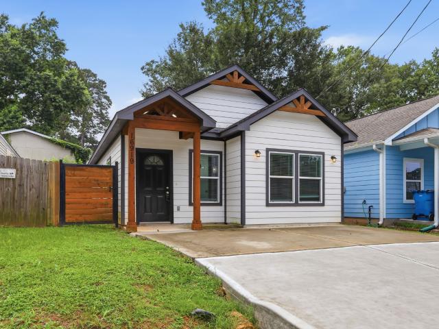 16919 Balmoral