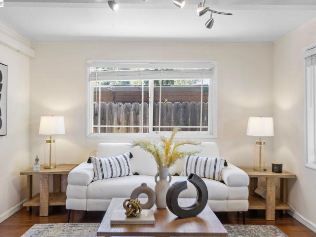 1691 Ashbury Dr