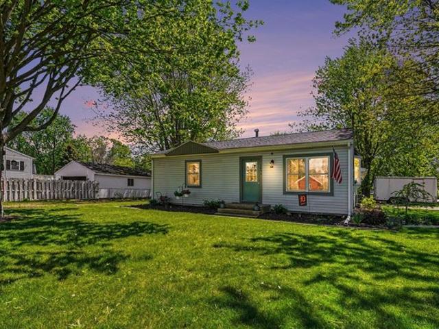 1691 Stratford Ave, Dorr, MI 49323