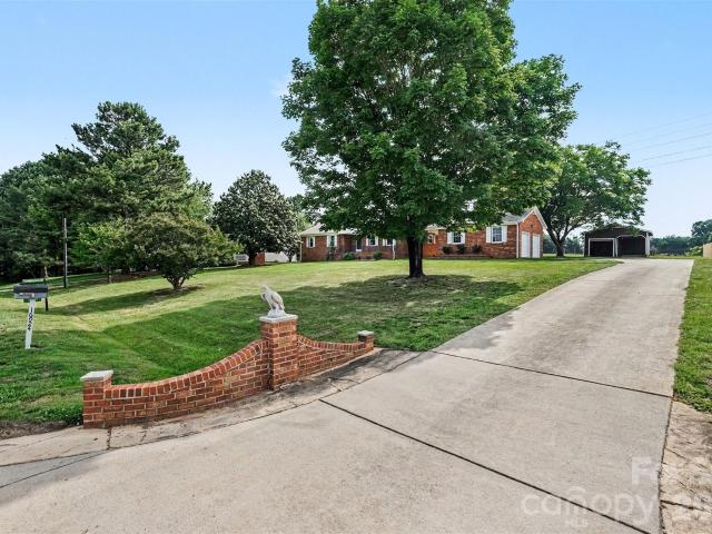 16924 Knoxwood Drive