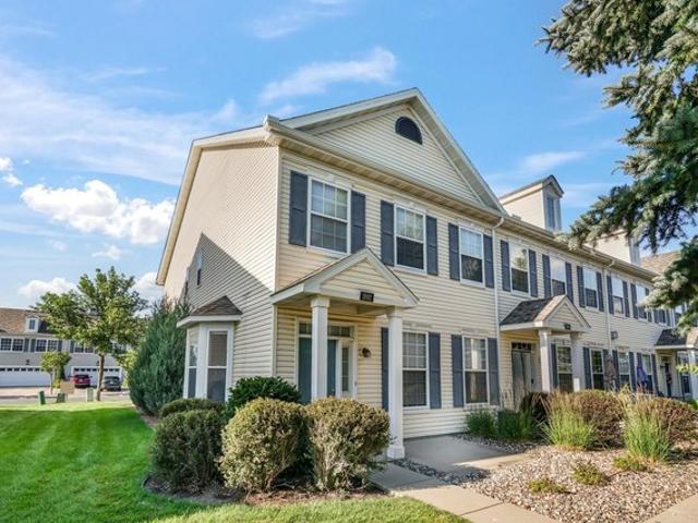 1692 Liberty Cir, Shakopee, MN 55379