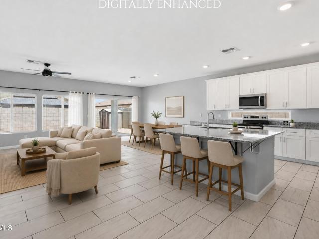 1692 W AZTEC Drive