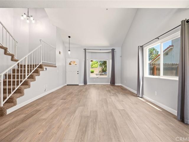 16933 Farwell