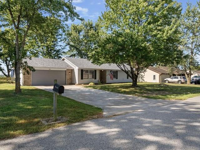16930 Holiday Cir, Boonville, MO 65233