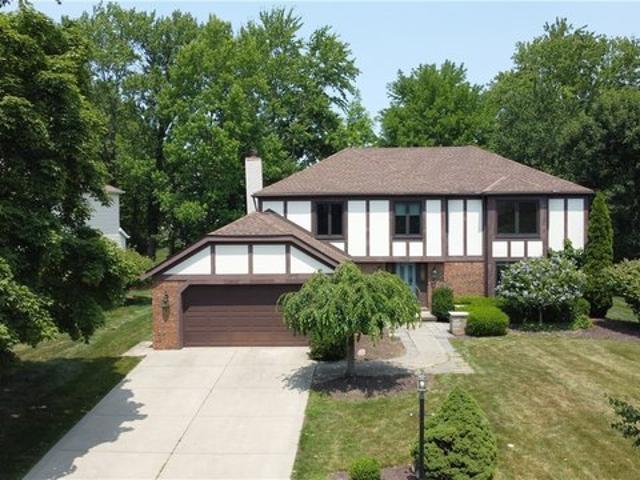 16932 Willow Wood Dr, Strongsville, OH 44136