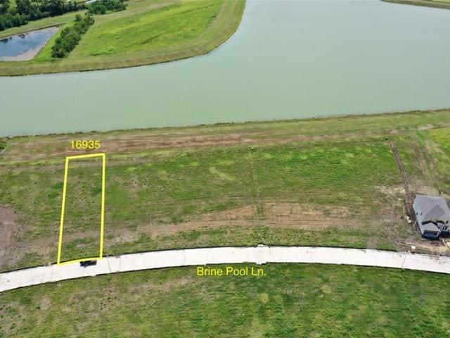 16935 Brine Pool Ln, Crosby, TX 77532