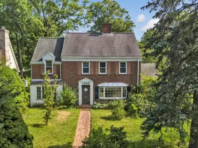 1693 ASYLUM AVE, WEST HARTFORD, CT 06117 Single Family Residen.