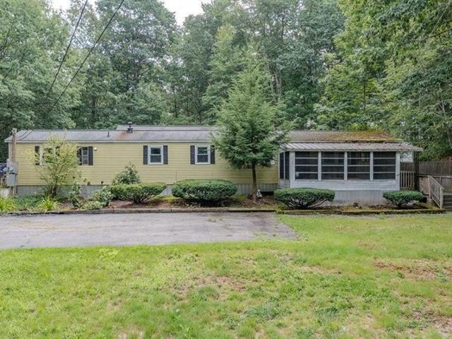169 Calef Hwy, Lee, NH 03861