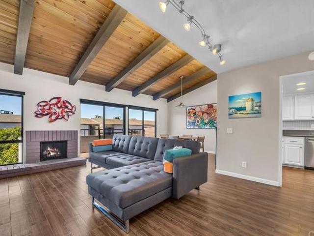 169 Calle Mayor Redondo Beach, CA 90277