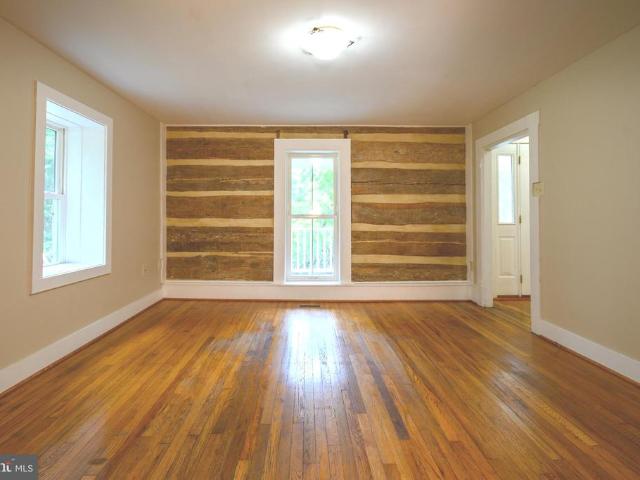 169 Creek Road E
