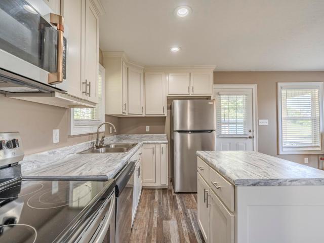 169 geans ln