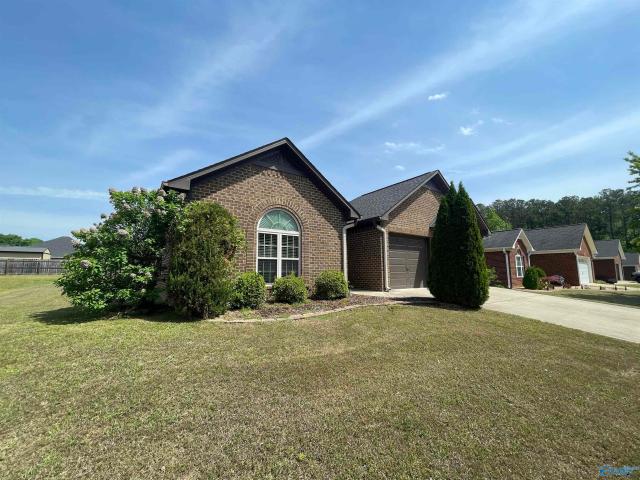 169 Glen Oaks Circle