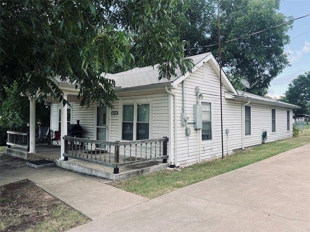 169 Glenn St, Bluff Dale, TX 76433