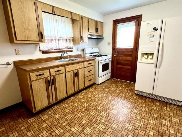 169 E Marigold St, Munhall, PA 15120 | MLS #1751 | Compass