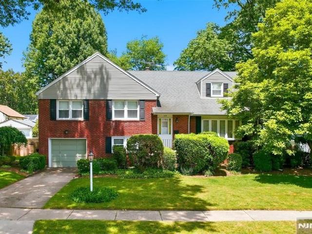 169 Hamilton Rd, Teaneck, NJ 07666
