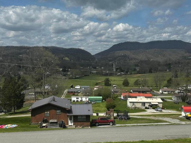 169 Oxford Circle