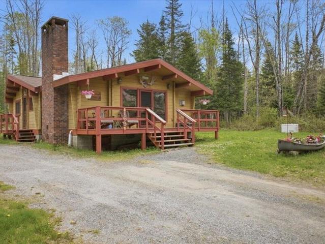 169 Lakeview Dr, Indian Lake, NY 12842