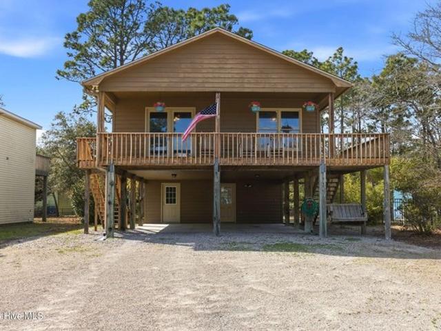 169 NW 2nd St, Oak Island, NC 28465