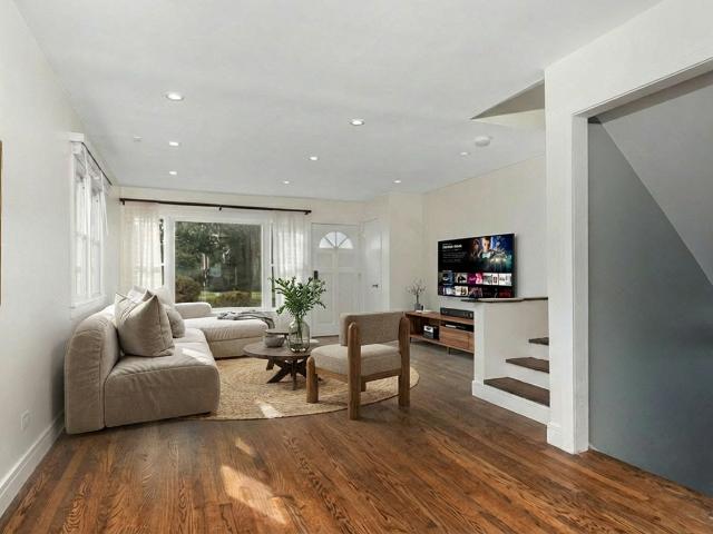 169 S Villa Avenue