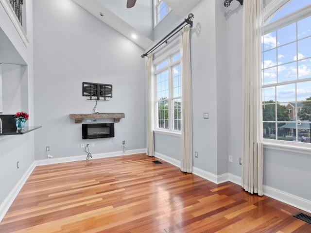169 Price Ct