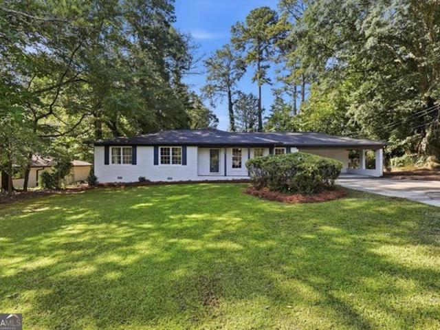 169 Robinhood Dr, Newnan, GA 30263