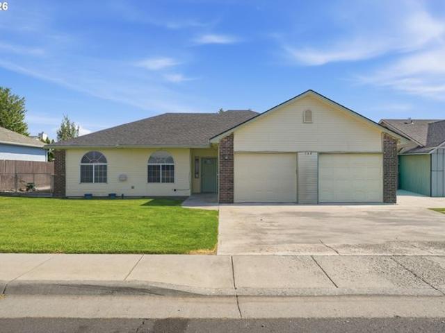 169 Rio Senda St, Umatilla, OR 97882