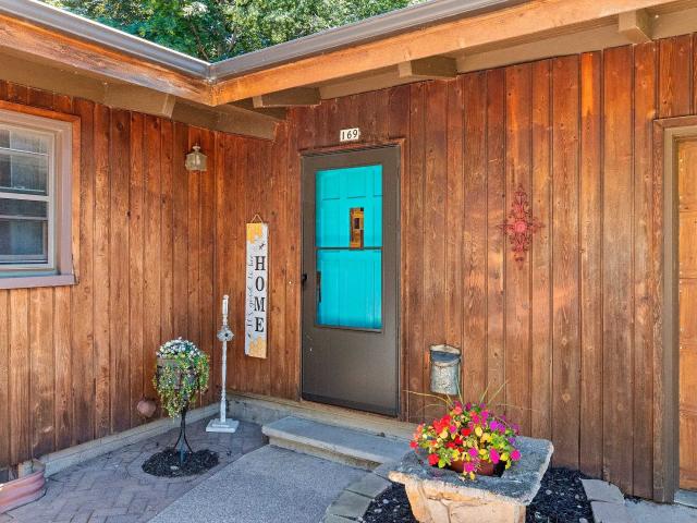 169 W 25TH Avenue