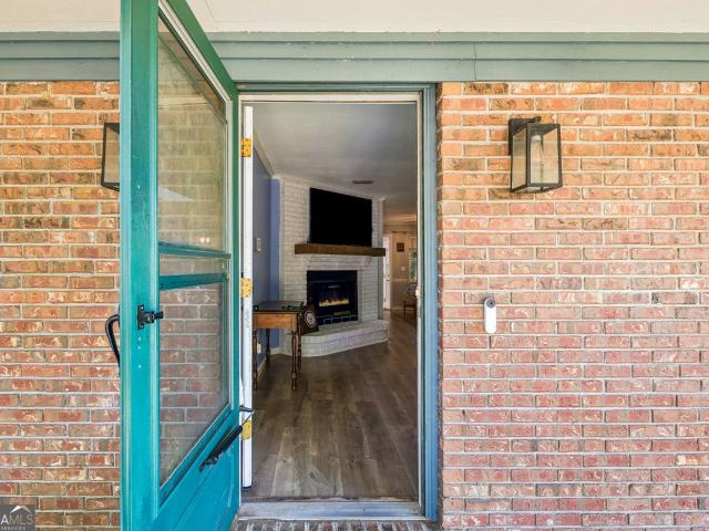 169 W Holly Avenue
