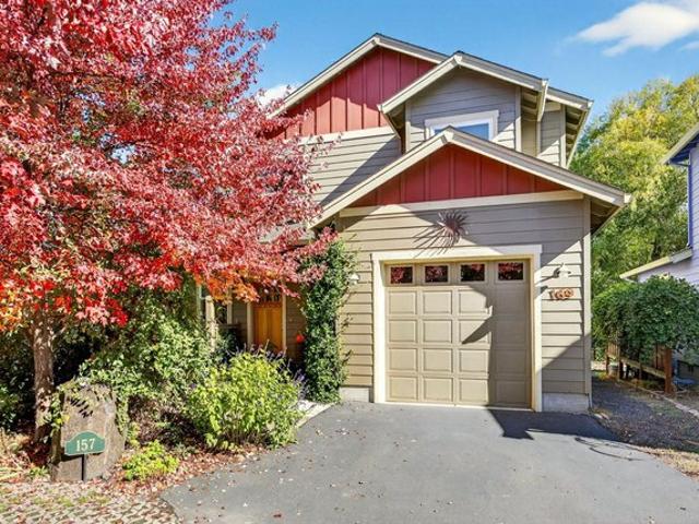 169 Wagner Butte Ave, Talent, OR 97540