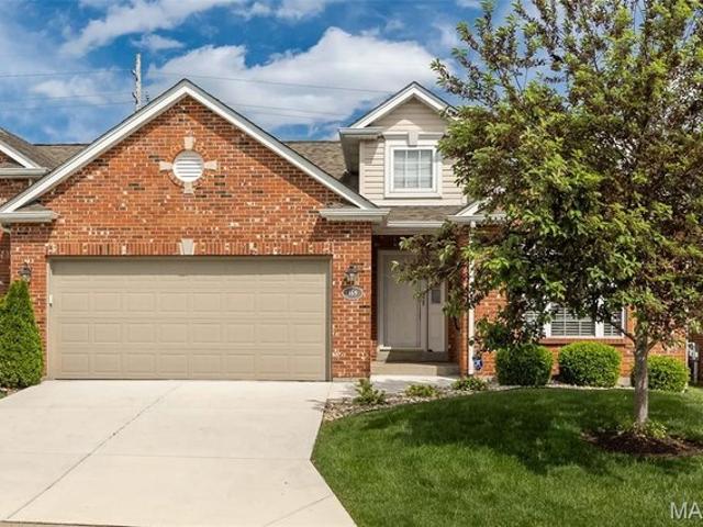 169 Tori Pines Dr, Oakville, MO 63129